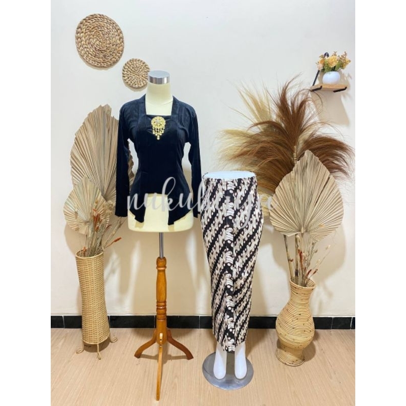 Jual [Hitam] 1 Set Kebaya + Rok Plisket, Motif Lereng Tg Hitam(Ada Wiru ...