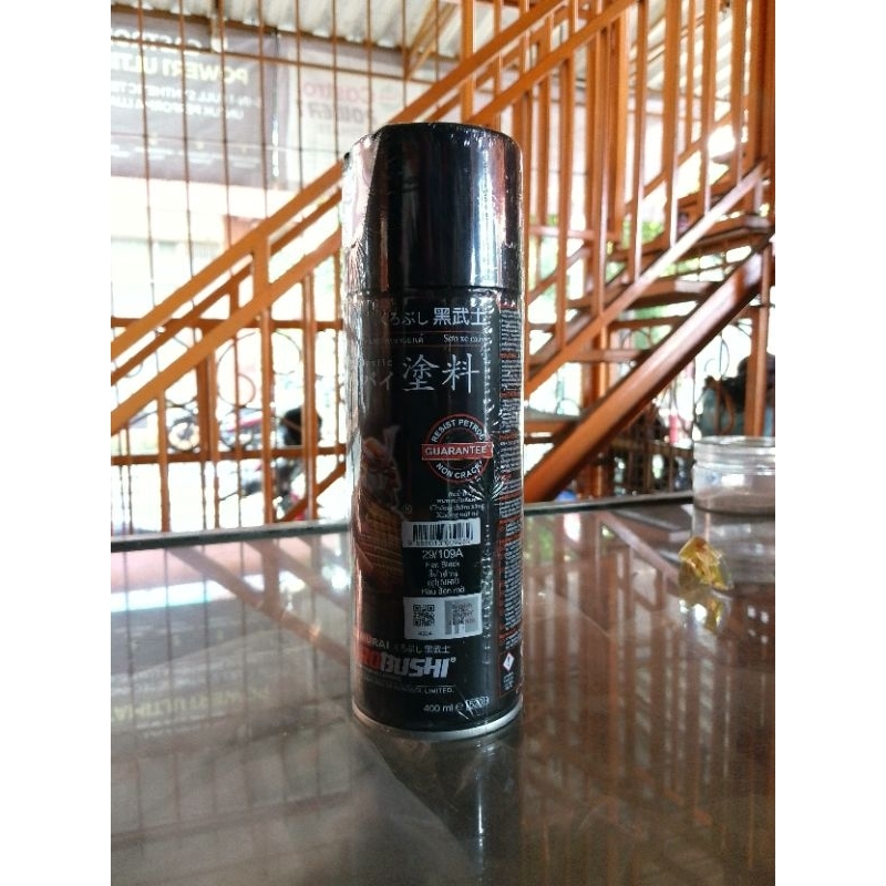 Jual Cat semprot Samurai paint hitam glosy 109 dan hitam doff 109A ...