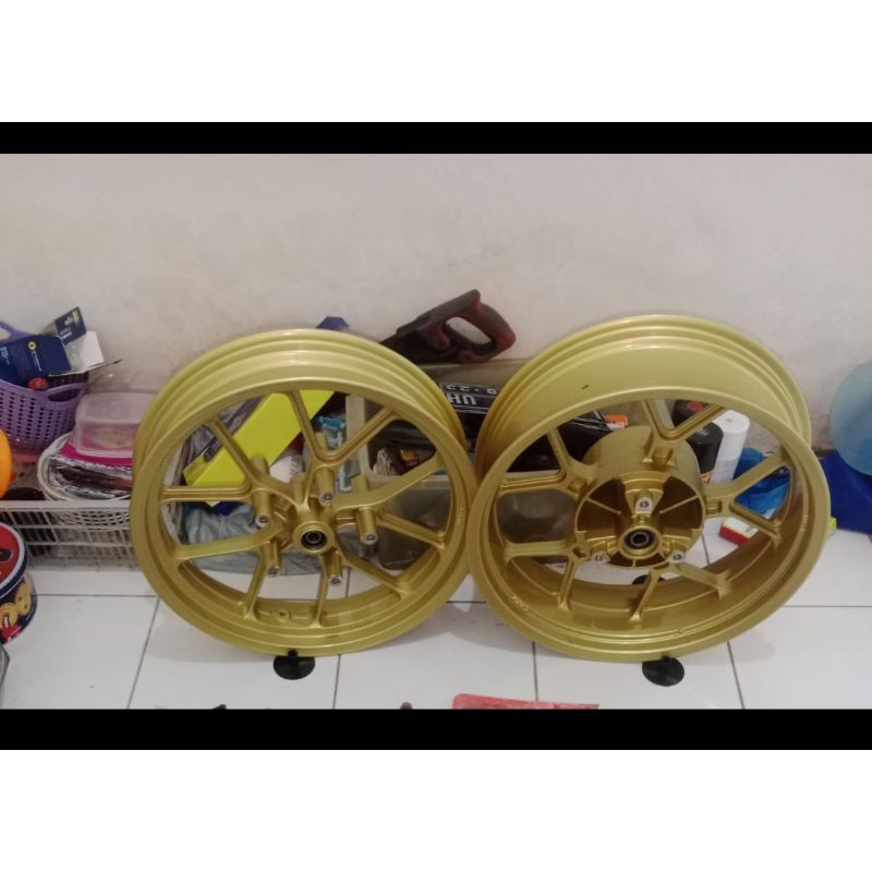 Jual velg Rossi 3,5_5,5 in PNP ninja (belakang saja) | Shopee Indonesia