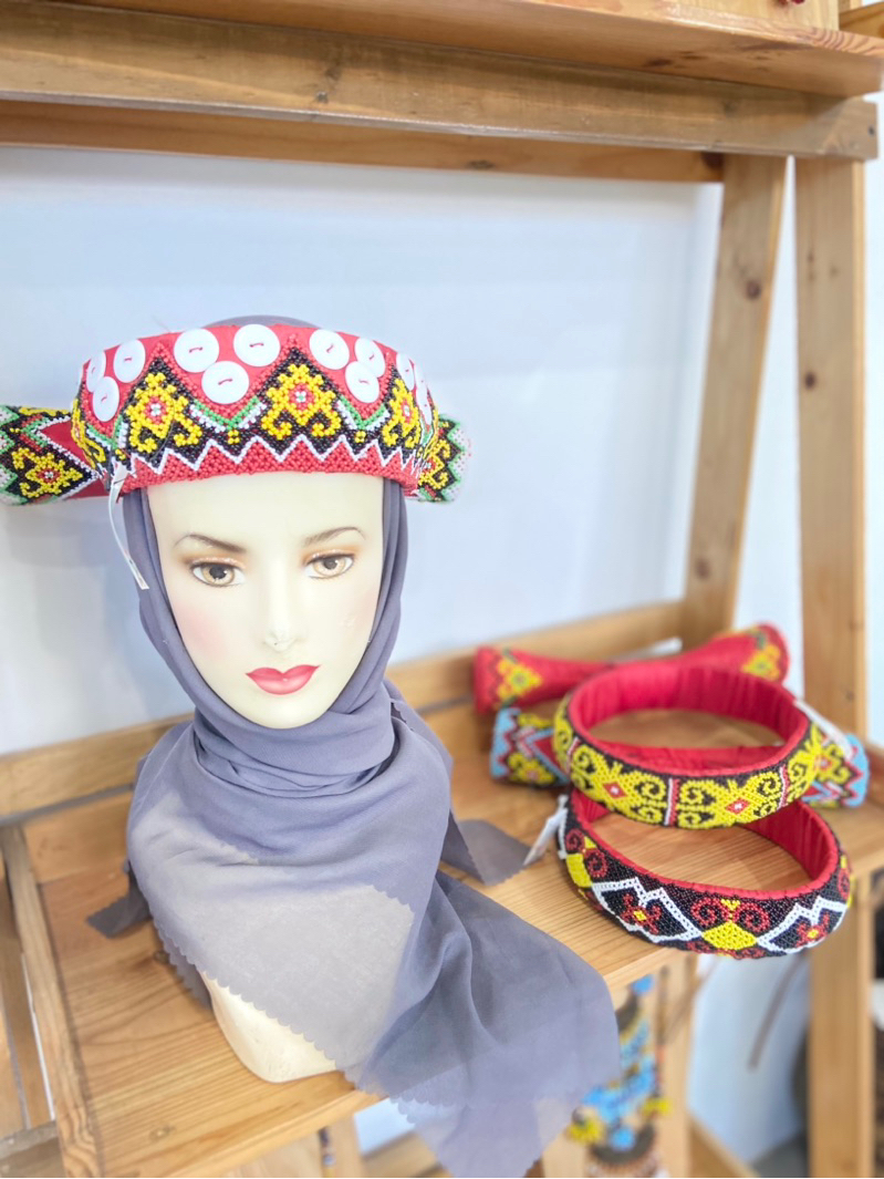Jual Manika Kaltim - Topi Manik Cewek / Wanita Adat Dayak Bahau ...
