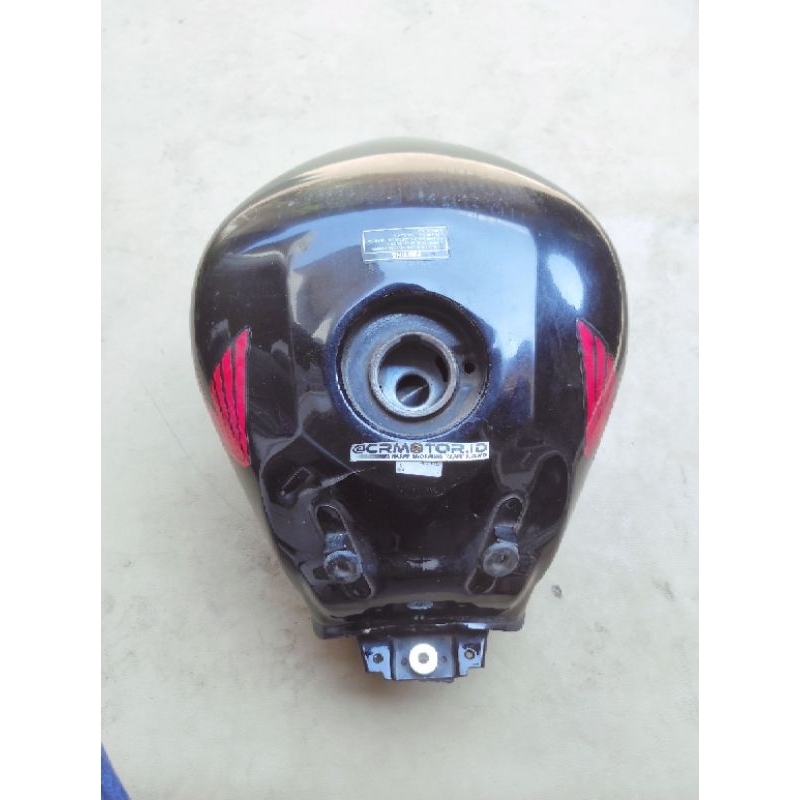 Jual tengki tangki fuel tank Honda CBR 150 K45A lokal mata dua hitam ...