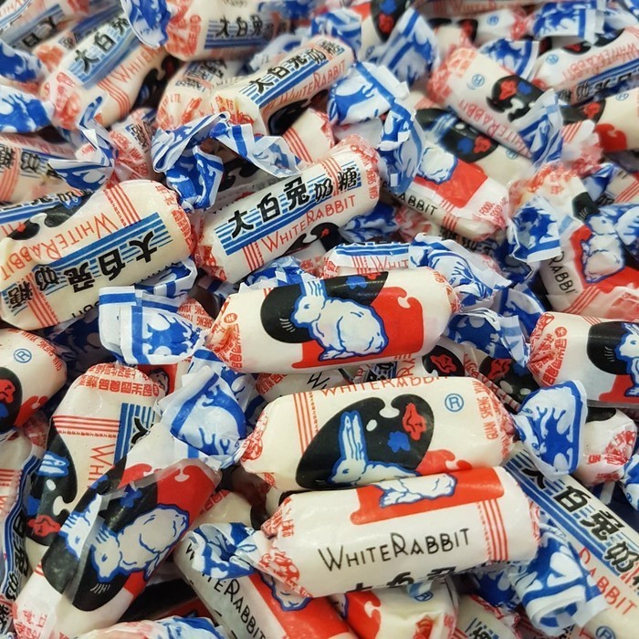 Jual PERMEN SUSU WHITE RABBIT NON HALAL 250 GRAM / MILK FLAVORED CANDY ...