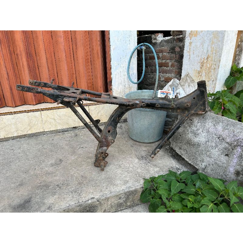 Jual Rangka frame gawang Honda gl100 gl125 balung gede original tahun ...