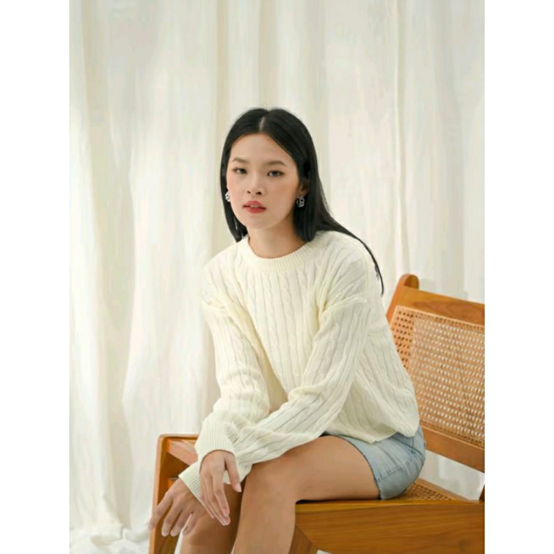Jual Laarein Bianca Cable Sweater Atasan Rajut Knitwear Wanita | Shopee Indonesia