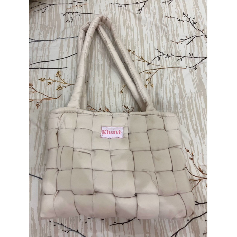 Jual preloved " TAS PUFFY KHUVI" | Shopee Indonesia
