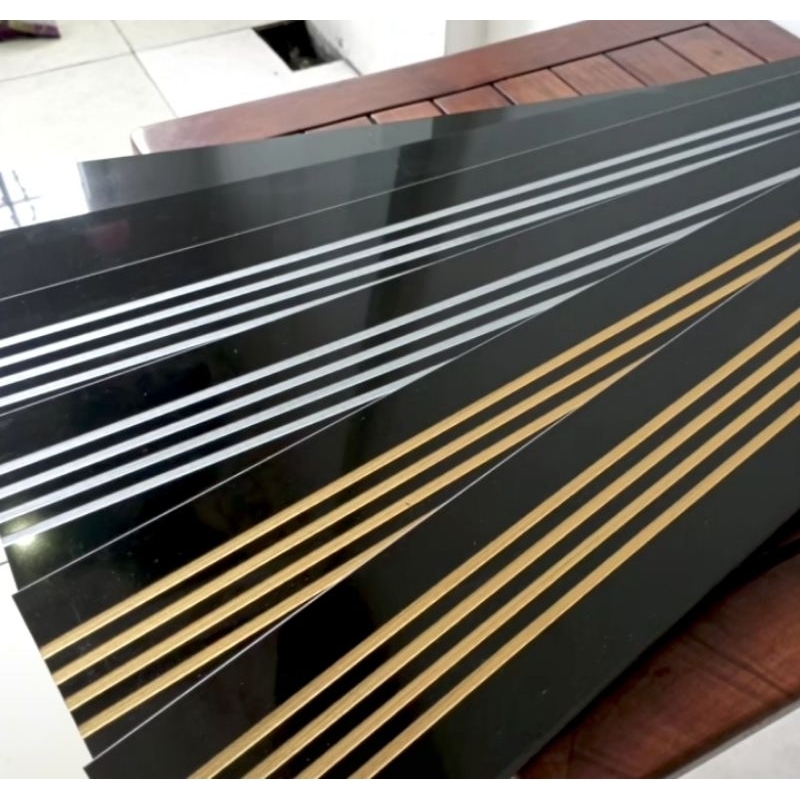 Jual Lis plin granti 10x60 hitam glosy garis gold silver plin dinding ...