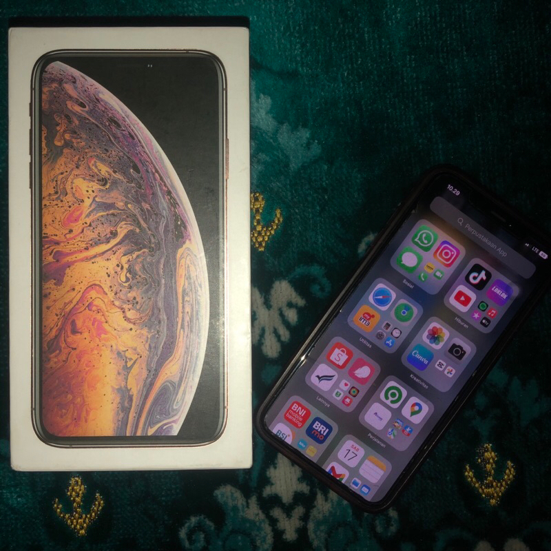 Jual IPHONE XS MAX 256GB SECOND ALL OPERATOR ORIGINAL MULUS TERAWAT ...