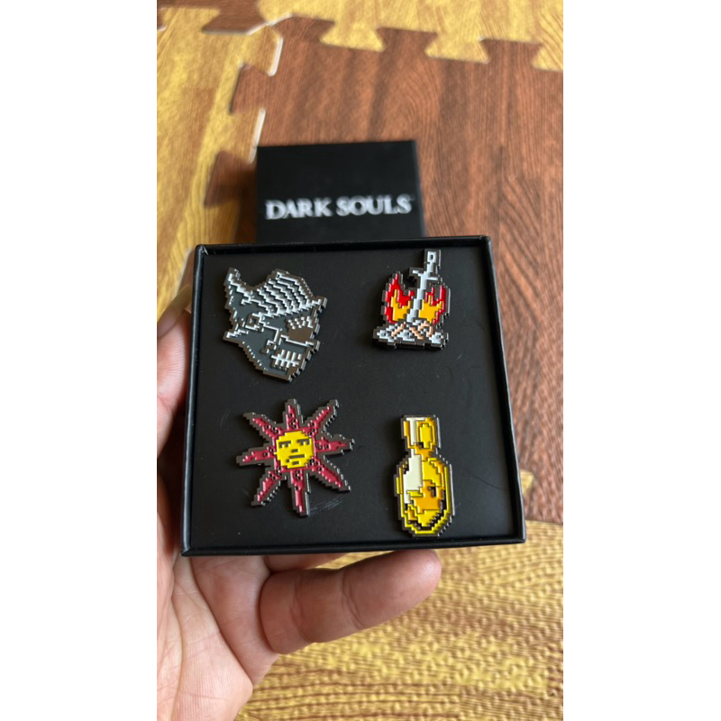 Jual pin bros dark souls original | Shopee Indonesia