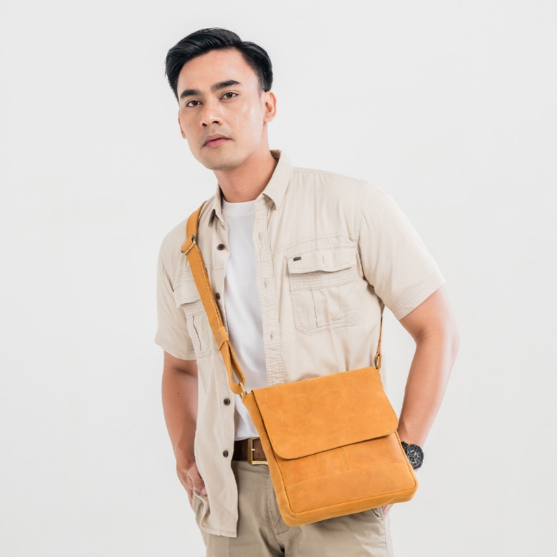 Jual Kenes Leather Sling Bag Pria Tas Selempang Kulit Asli RUSSELL ...