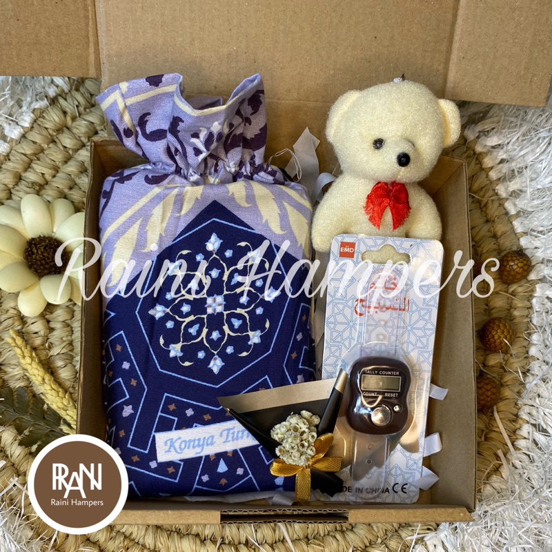 Jual Gift Box Sajadah Treveling Kado Ulang Tahun Cewek - Bingkisan ...