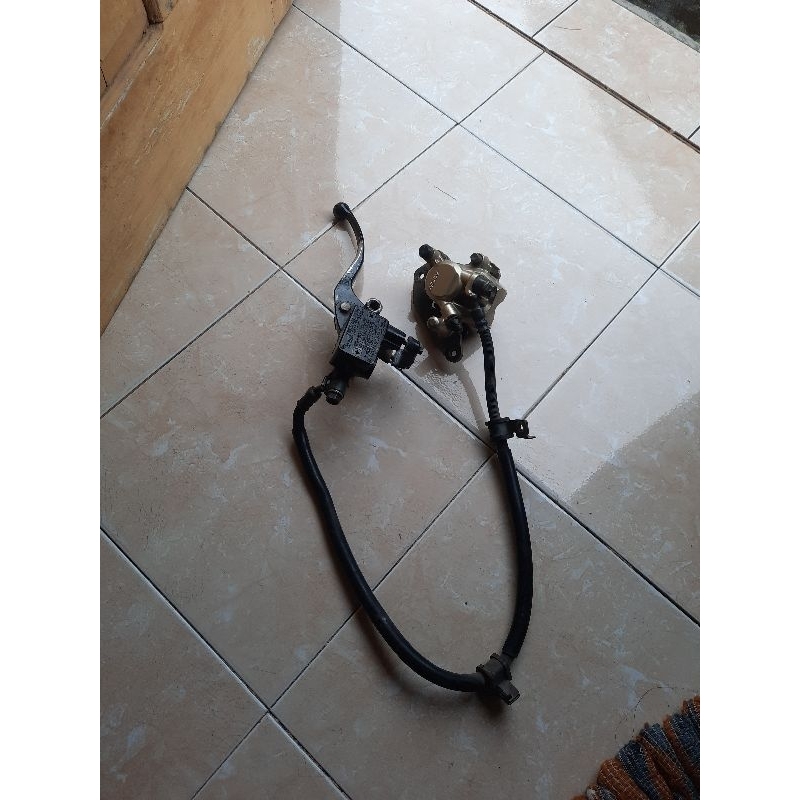 Jual master rem set kaliper kepala babi original sonic 150r | Shopee Indonesia