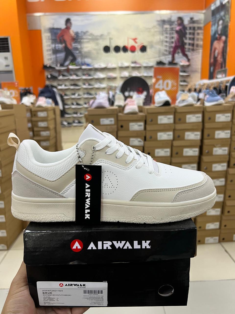 Jual Airwalk Brue White/Dk. Beige Men Shoes Original | Shopee Indonesia