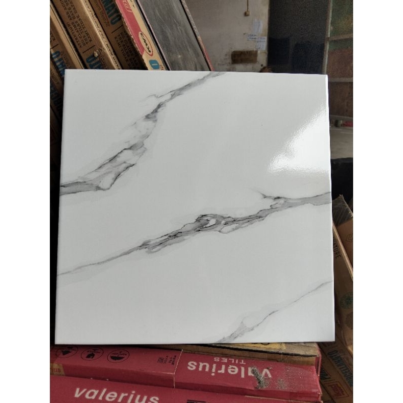 Jual KERAMIK LANTAI 40X40 PUTIH GLOSSY MOTIF MARMER CARARA / KERAMIK 40X40 MOTIF CARARA / 40X40 ...