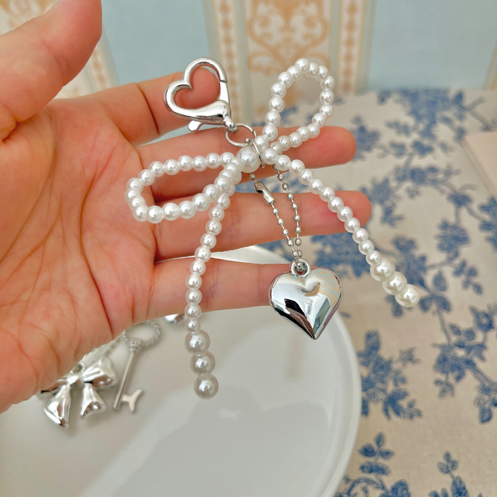 Jual Gantungan kunci Ribbon Pita Mutiara / Bag Charm Pita Mutiara ...