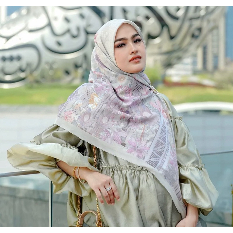 Jual Dubai series by Buttonscarves warna Ivory (best seller) | Shopee ...