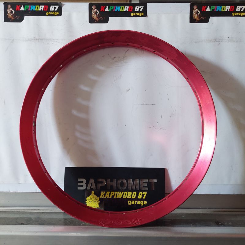 Jual Velg Pelek Zipp warna merah glossy 17x140 bekas | Shopee Indonesia