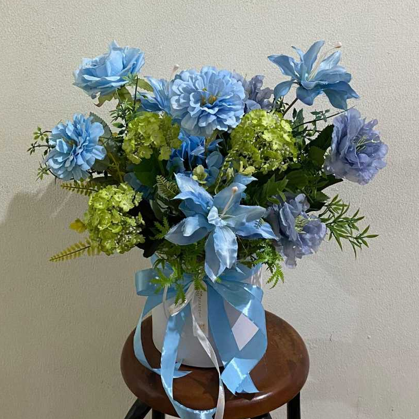 Jual Bloombox Arrangement /Bunga artificial ultah / Bloombox Graduation ...