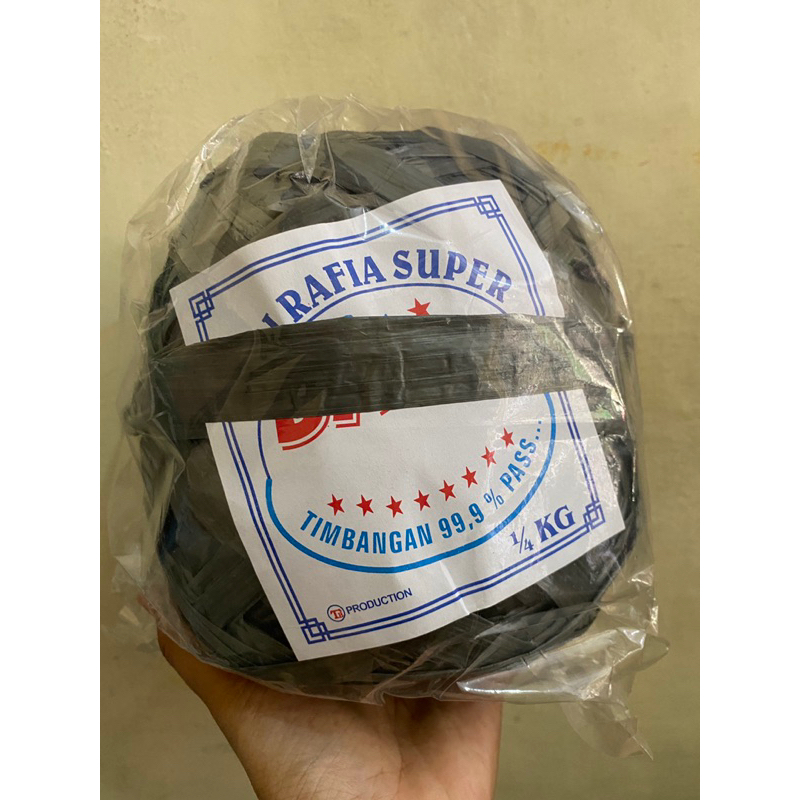 Jual Tali Rafia/Tali plastik/rumput jepang hitam 1/4kg | Shopee Indonesia