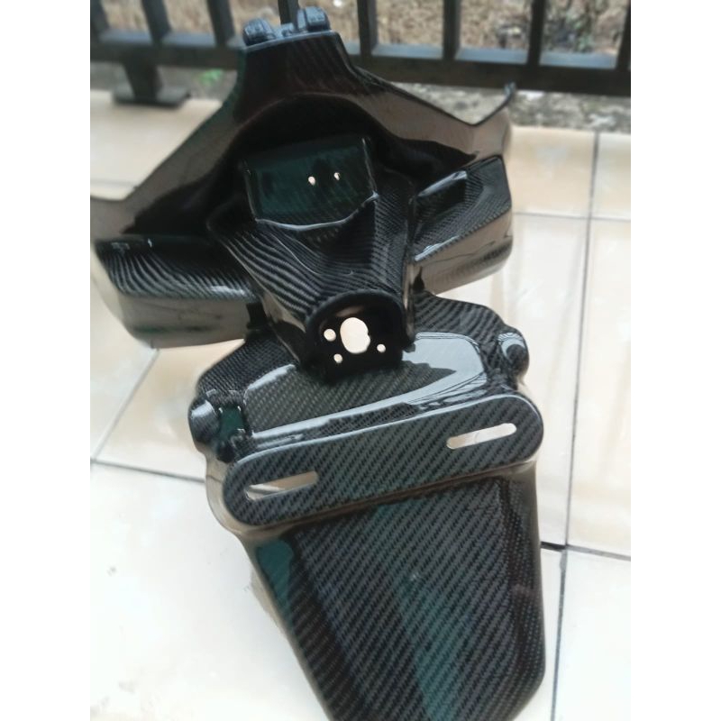 Jual SPAKBOR BELAKANG XMAX NEW CARBON | Shopee Indonesia