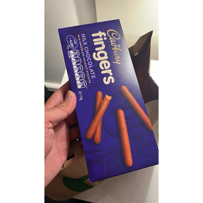 Jual Cadbury Fingers Milk Chocolate Biscuits 114g AUSTRALIA | Shopee ...