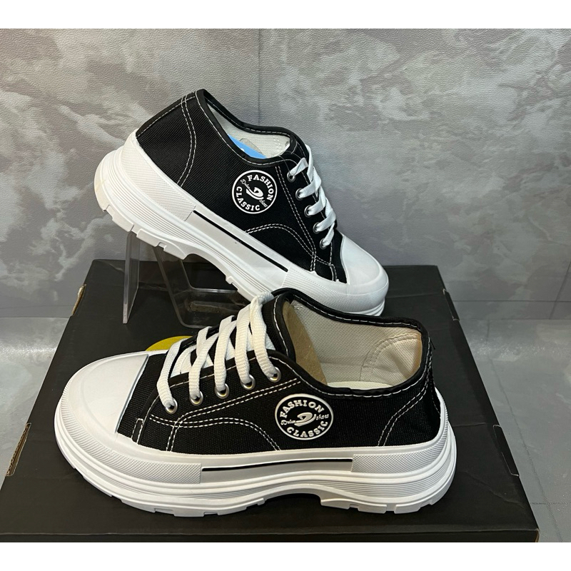 Jual Sepatu sneakers dulux sol tebal trendy kekinian | Shopee Indonesia