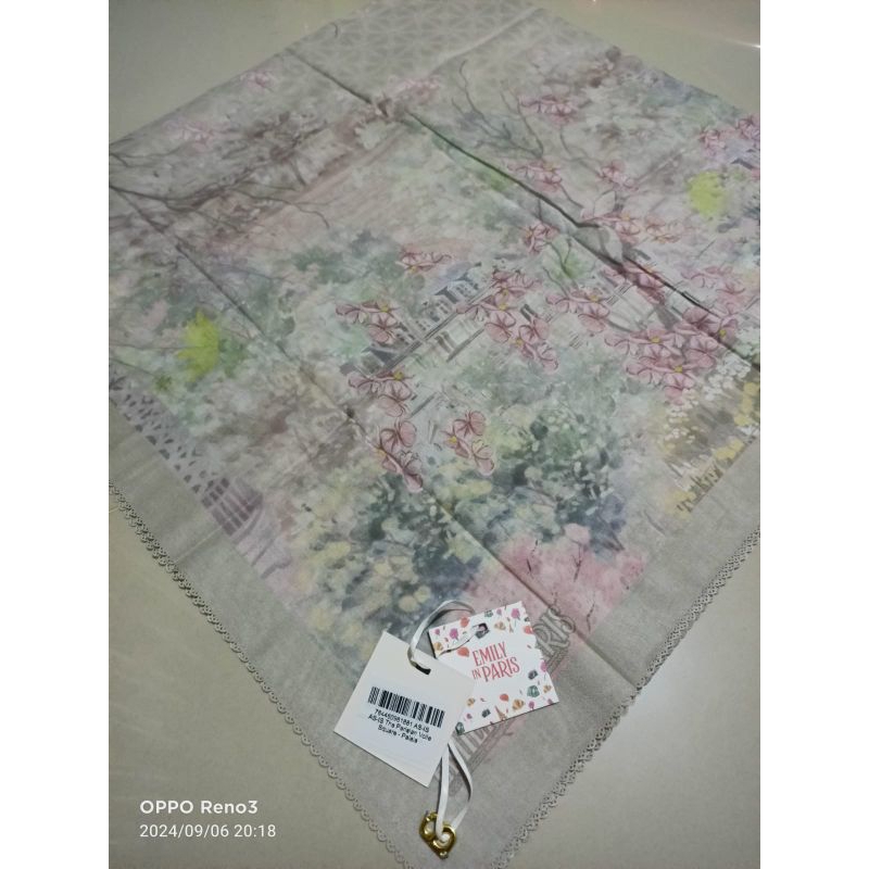 Jual scraf buttonscarves as is sale modinity whs Emily Parisian palais ...