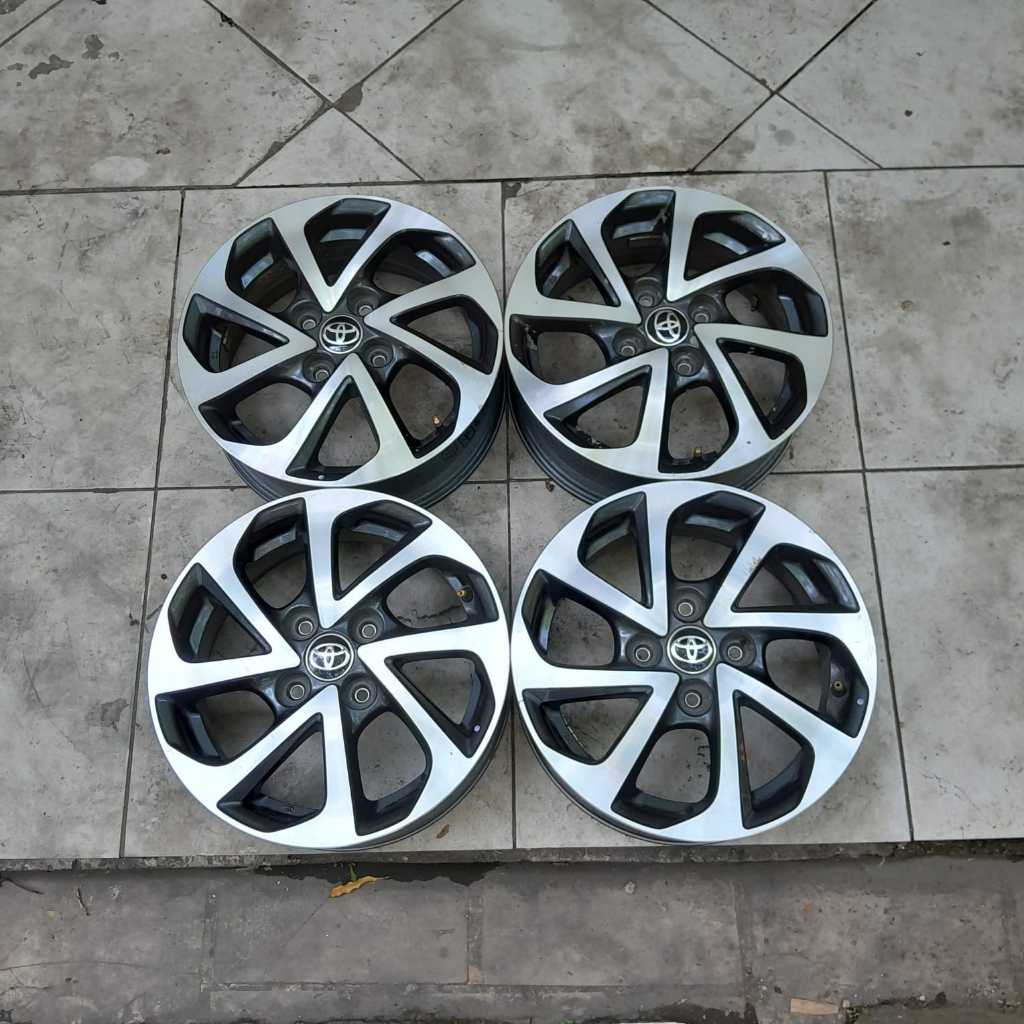 Jual Velg Mobil Bekas mrah Original Copotan Agya TRD Ring 14 PCD 4x100 | Shopee Indonesia