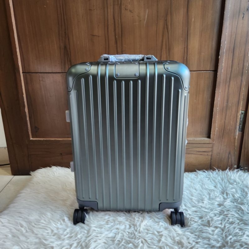 Jual Koper Rimowa LVMH 20 Inch Cabin Gray | Shopee Indonesia