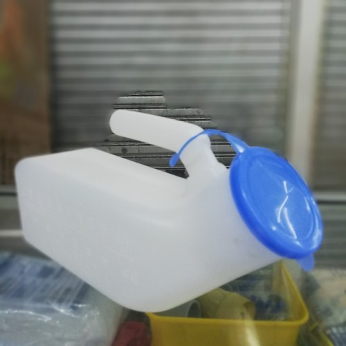 Jual Pispot Urinal Plastik Cowok + Tutup | Shopee Indonesia