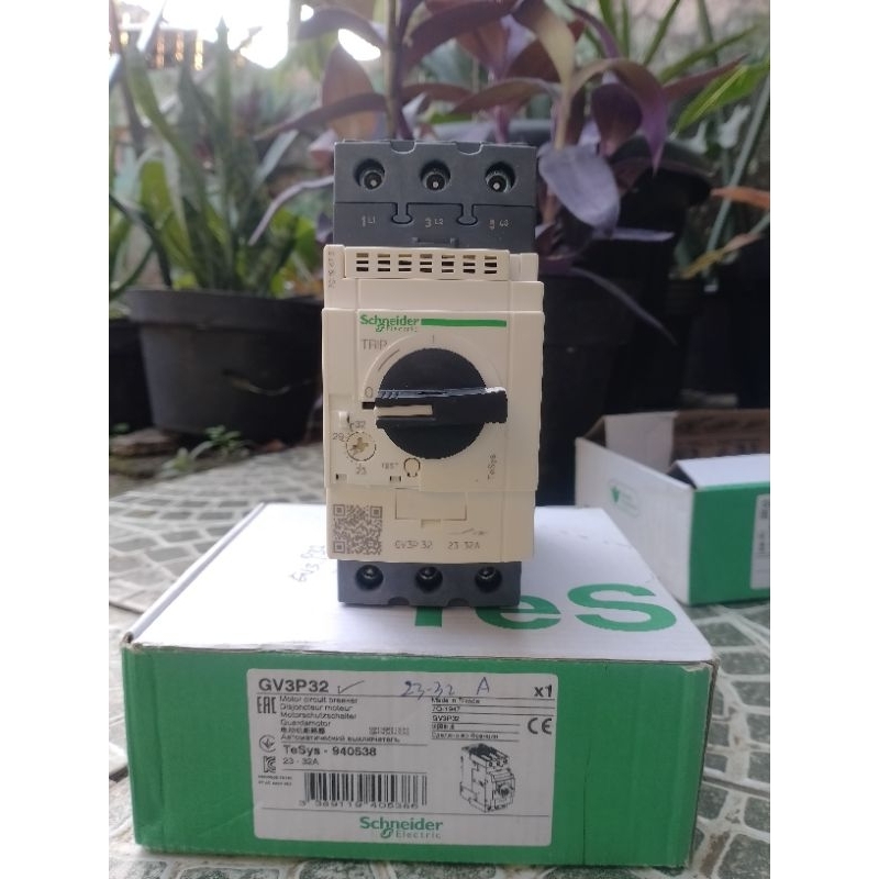 Jual MCCB Motor Circuit Breaker Schneider GV3P32 23-32A | Shopee Indonesia