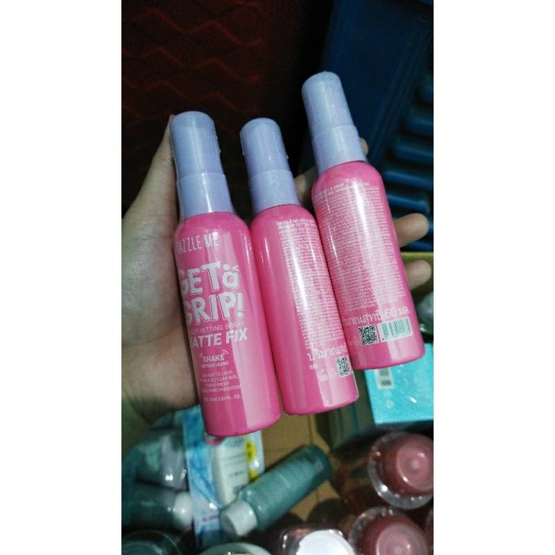 Jual DAZZLE ME GET A GRIP SETTING SPRAY MATTE FIX | Shopee Indonesia