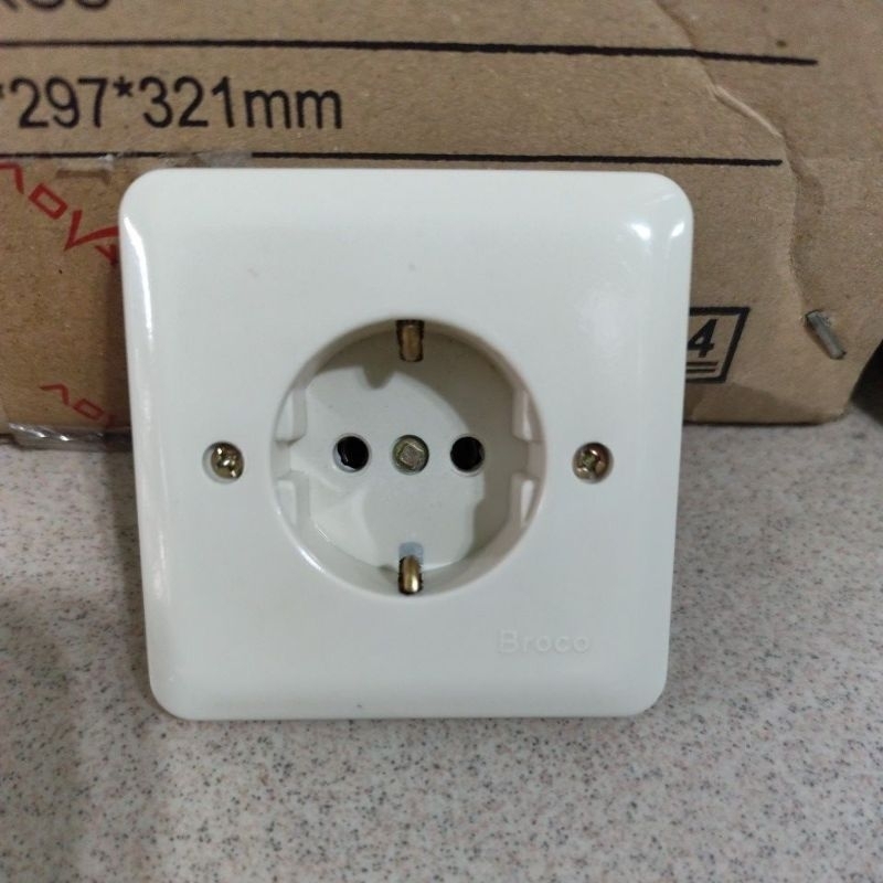 Jual Broco Stop Kontak Arde 5511U New Gee Cream Socket Inbow | Shopee ...