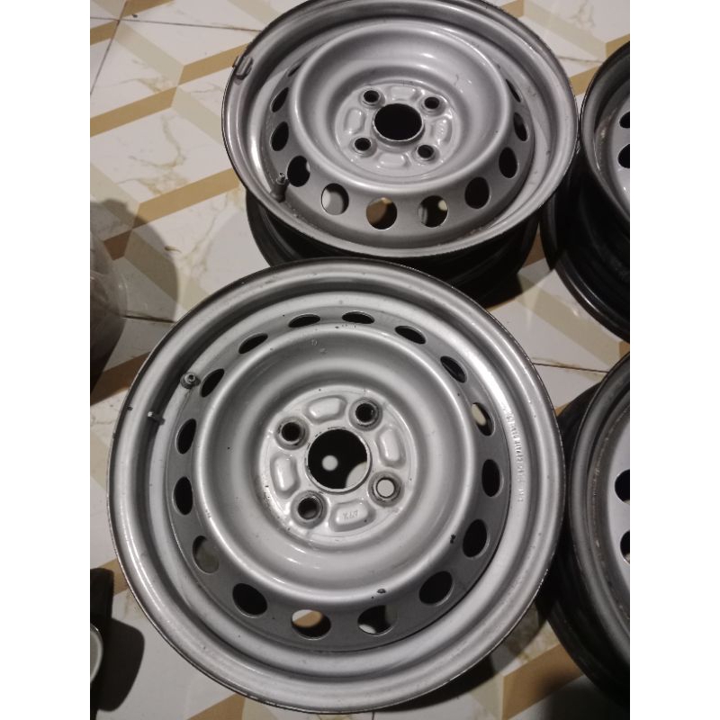 Jual velg kaleng original sigra pcd 4x100 plus ban tubbles ( harga perbiji) termurah. | Shopee ...