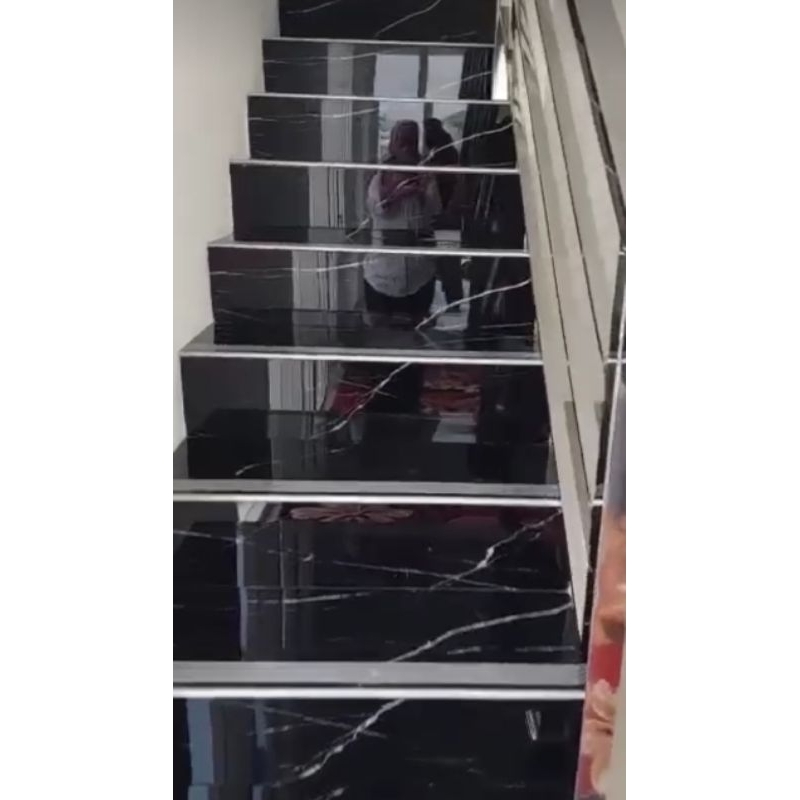 Jual Granit Tangga/anak tangga hitam motif 30x60 Glosy | Shopee Indonesia