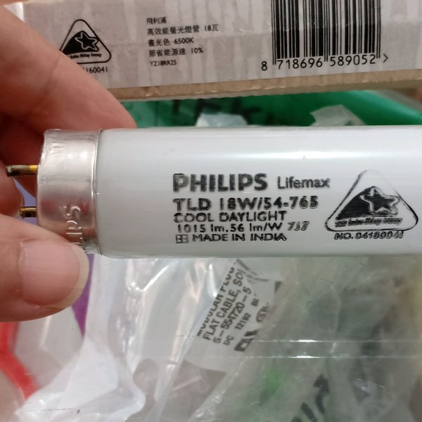 Jual Philips Lampu TLD 18 Watt /54-765 Coolday light Philips Putih ...