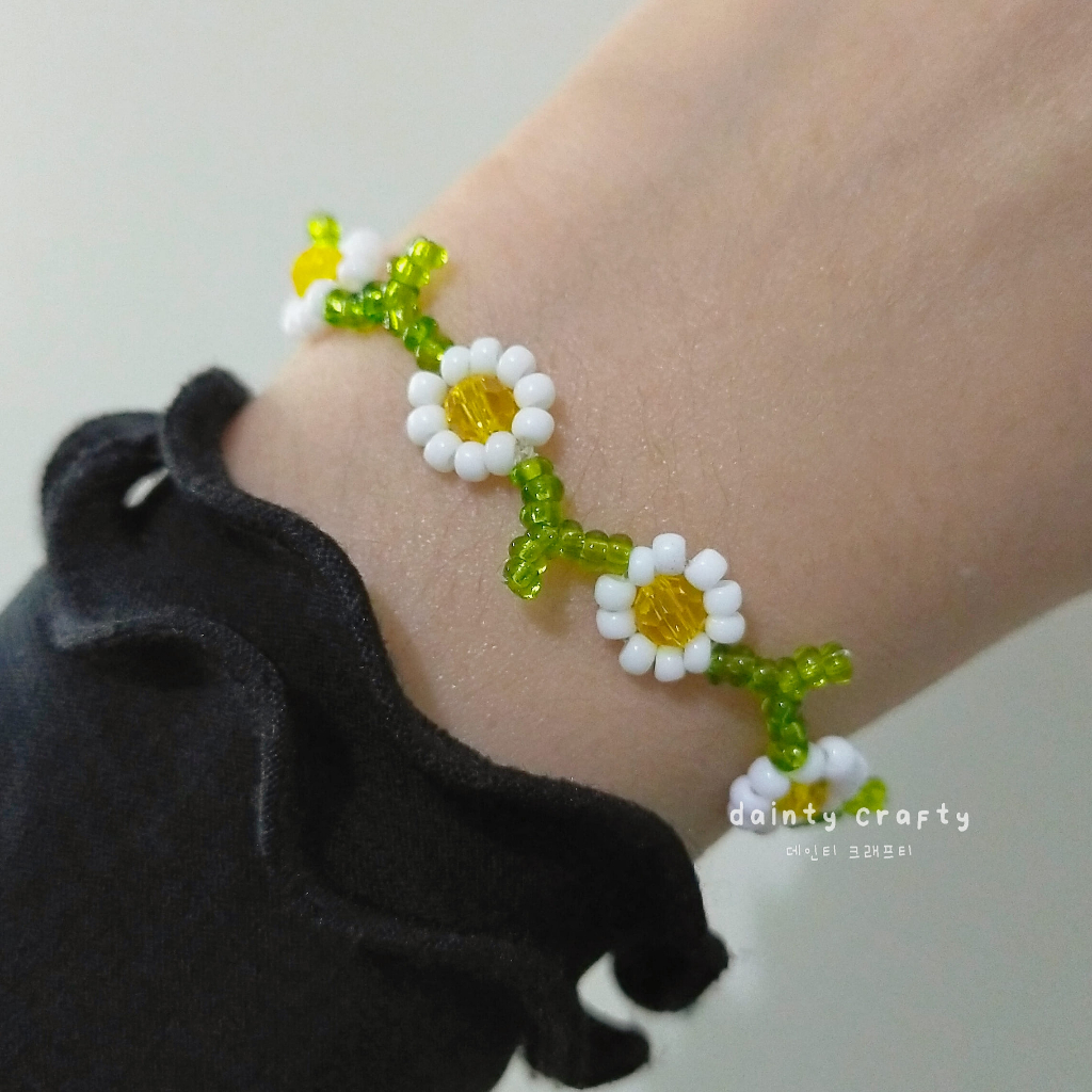 Jual Daisy Beads Bracelet | Gelang Manik Bunga Daisy | Shopee Indonesia