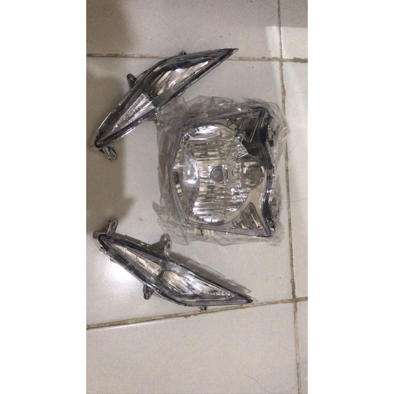 Jual reflektor dan sen (1 set) Honda Beat Karbu 2008-2012 | Shopee ...