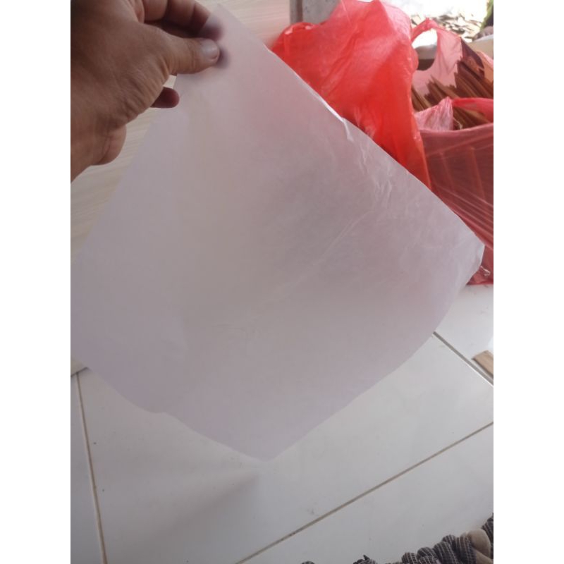 Jual kertas minyak layangan warna putih, ukuran 48*57 18 gr, Dapat ...