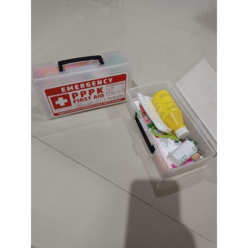 Jual Kotak kesehatan P3K mobil emergency perban plester gunting ...