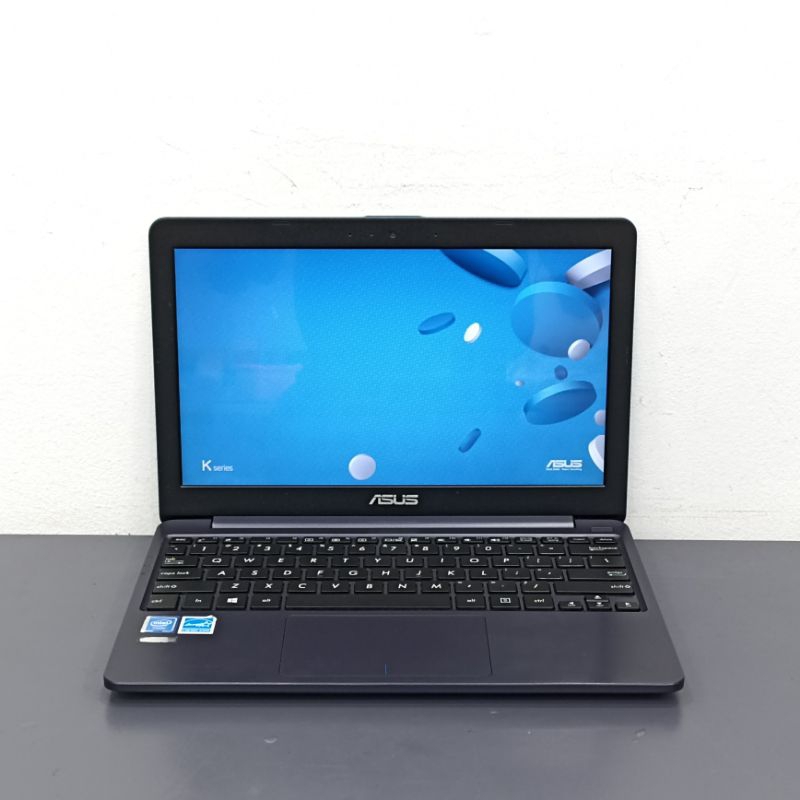 Jual NOTEBOOK ASUS E203NAH INTEL CELERON N3350 4GB SSD 256GB LIKENEW ...