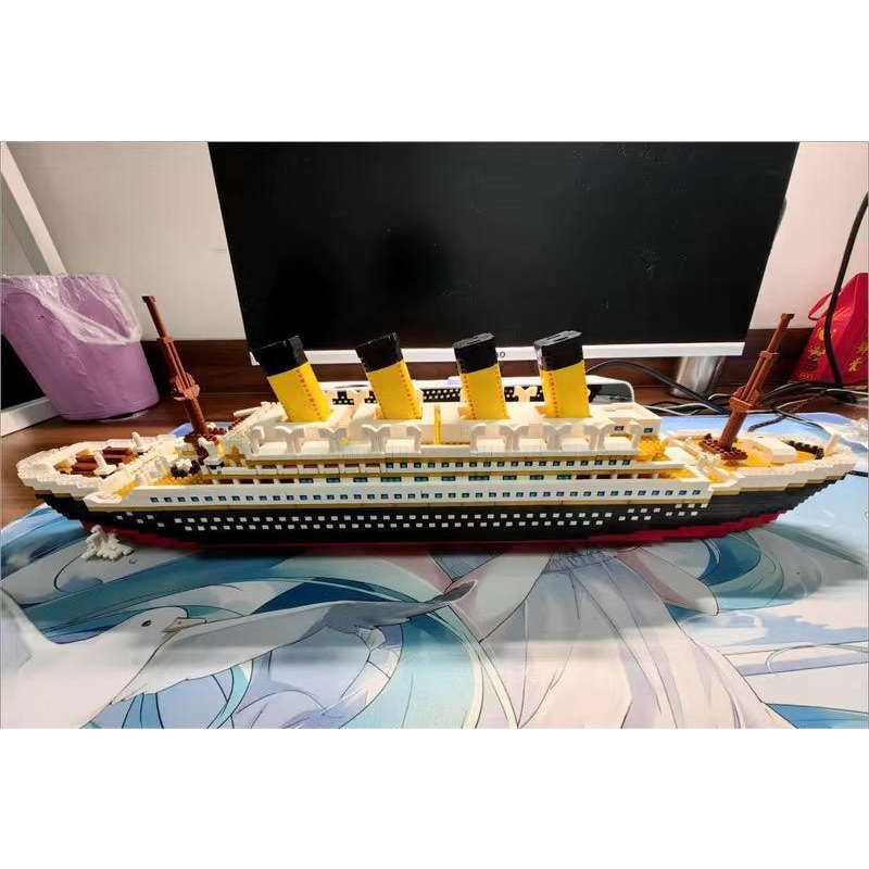 Jual Titanic Cruise Ship Model Boat Mini Bricks Model 6000+PCS DIY ...