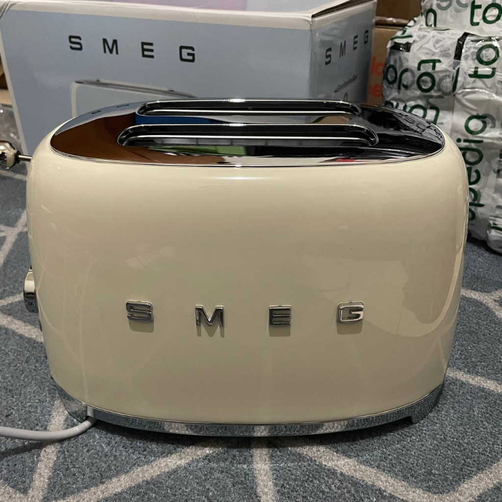 Jual SMEG TSF01 Toaster 2x2 - Cream Baru dan Original | Shopee Indonesia