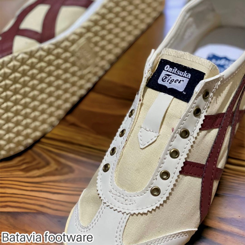 Jual Limited Edition Sepatu Slip-On Pria Dan Wanita CREAM MAROON 36-40 ...