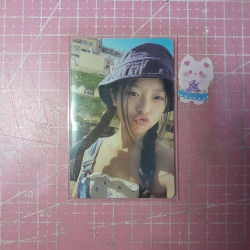 Jual OFFICIAL photocard HANNI BUCKET ( kotor bagian belakang ) | Shopee ...