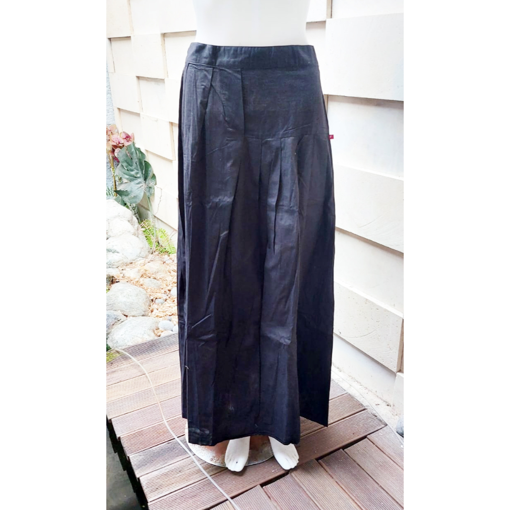 Jual MATAHARI - FREE & FREE ROK HITAM WITH TAG | Shopee Indonesia