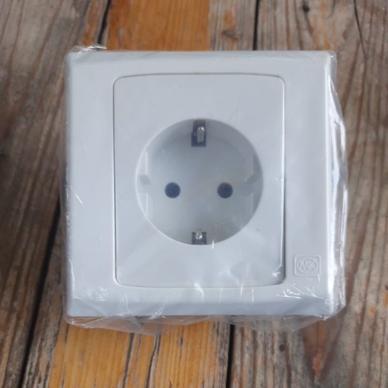 Jual Stop Kontak Listrik Tanam Dinding MK putih | Shopee Indonesia
