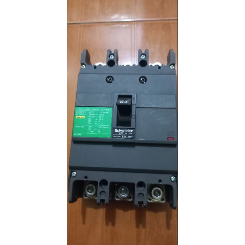 Jual MCCB Schneider EZC250F 3P 125A 160A 200A 250A original | Shopee Indonesia