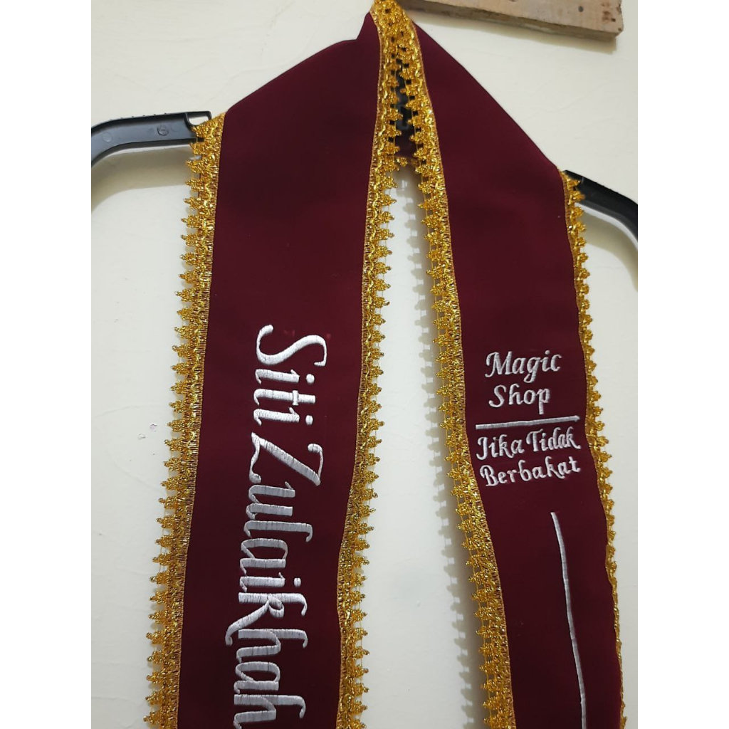 Jual Selempang Sash Wisuda Tipe Modern #1 | Selempang Leher Dua Sisi ...