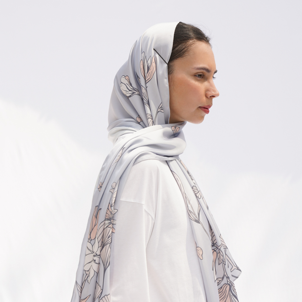 Jual Queensland Hijab Big Flower Pashmina Segi Empat L03000024Q Biru | Shopee Indonesia