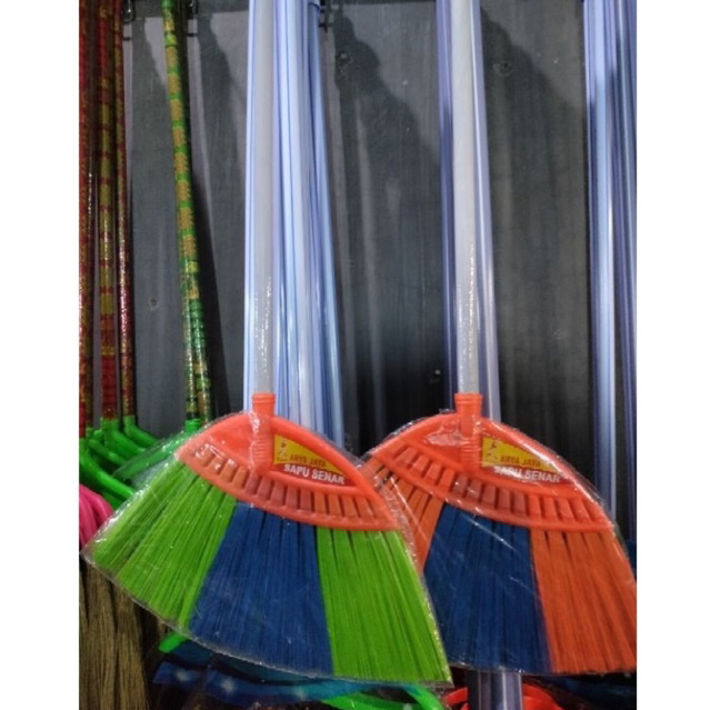 Jual Sapu Lantai Senar Nilon / Sapu Nylon Pelangi / sapu injuk | Shopee ...